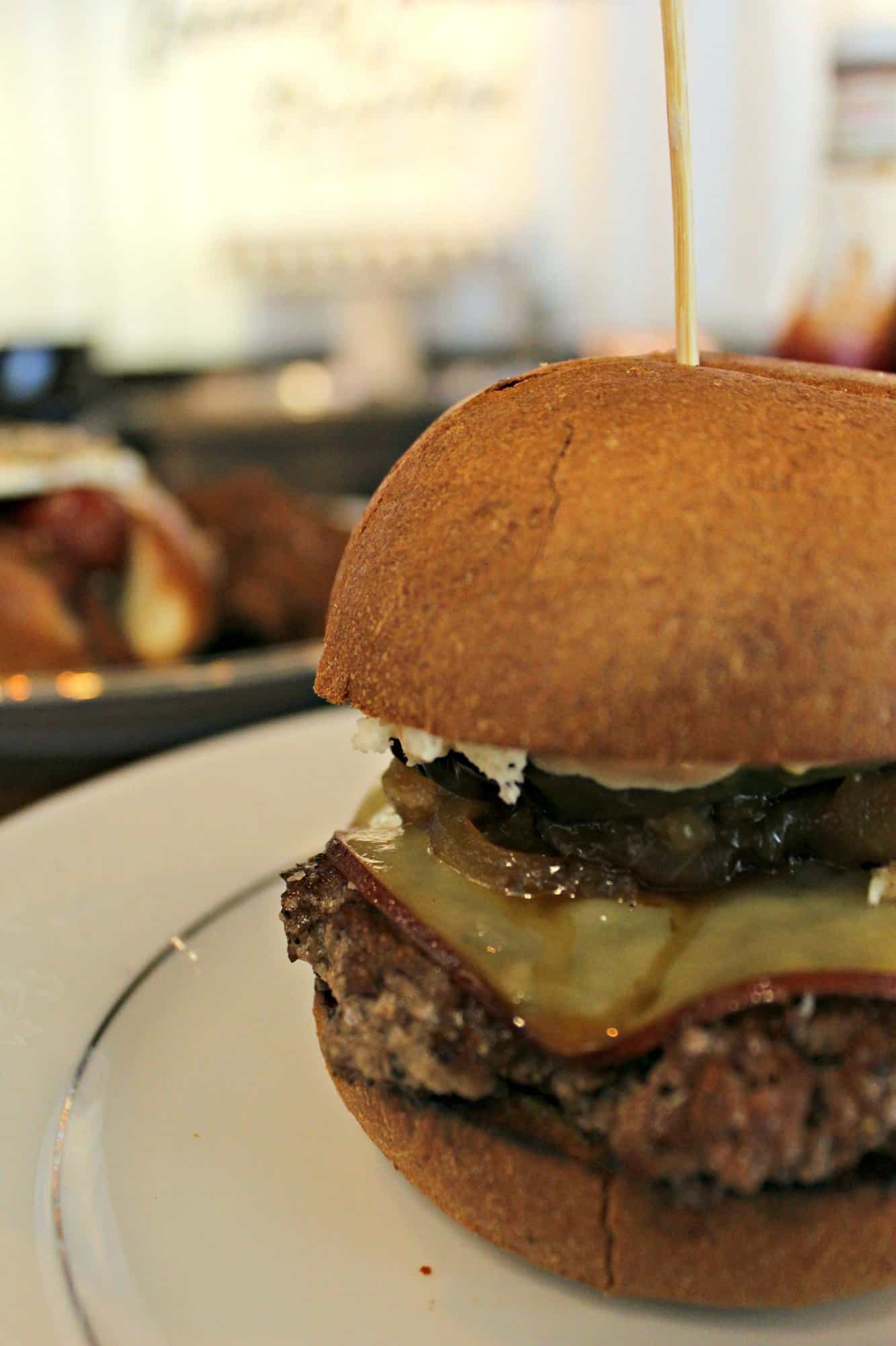 The 10 Best Pittsburgh Burger Joints