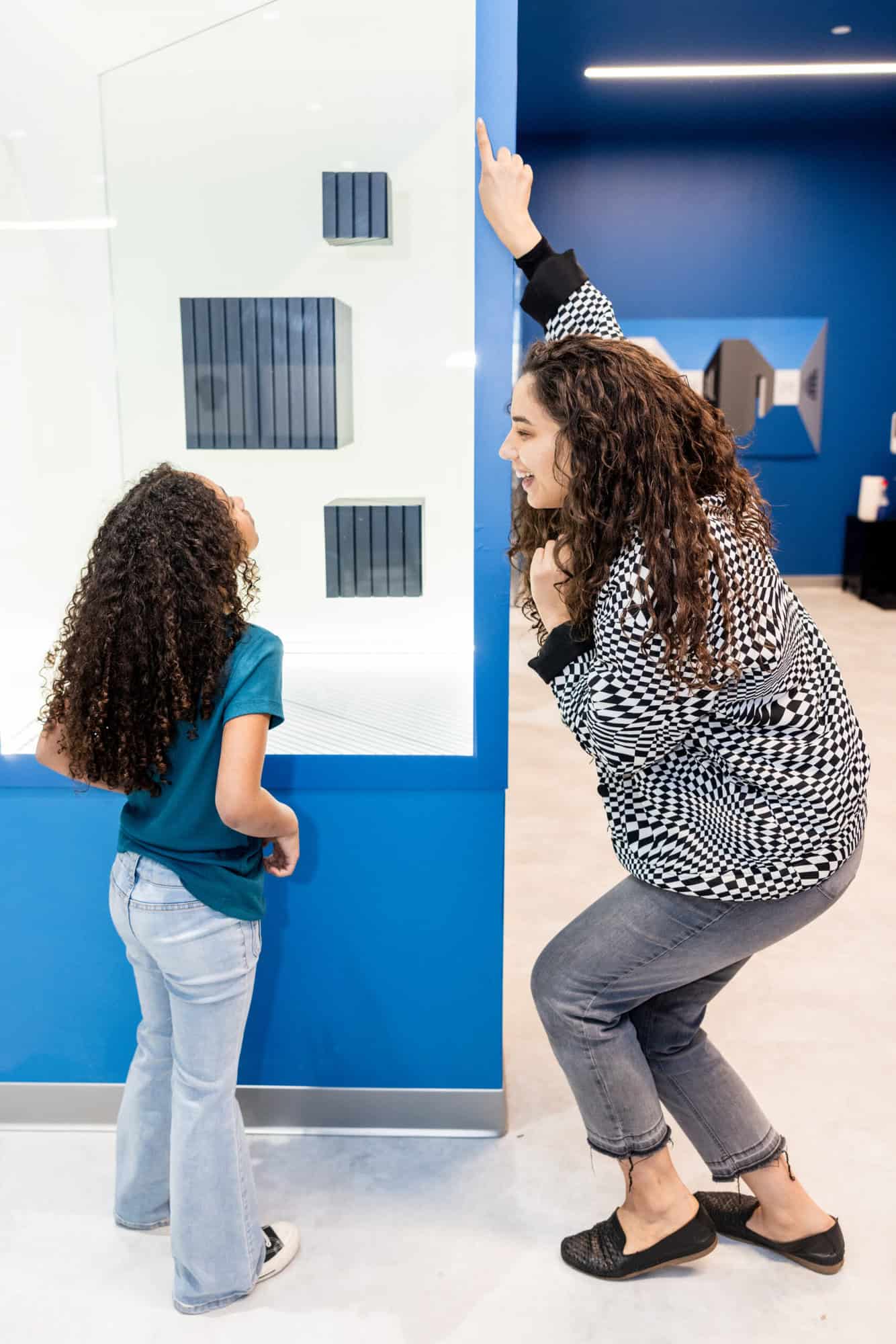 Teachers Visit Free at Museum of Illusions Pittsburgh - Field Trips ...