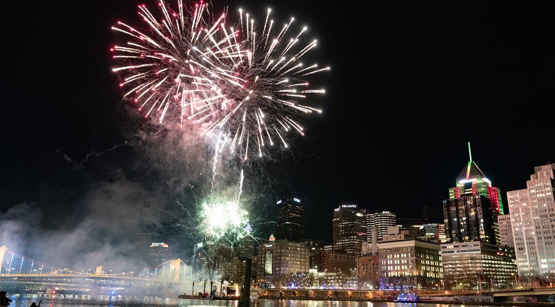 Open up the Christmas season with Pittsburgh Light Up Night 2025 - Made ...